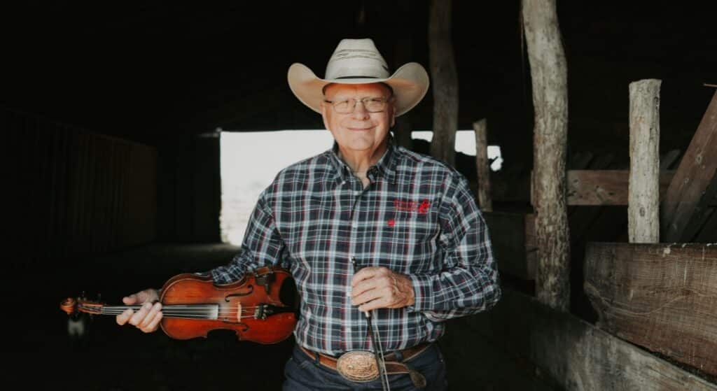 After gallbladder attack, Reba's big brother Pake fit to fiddle again ...